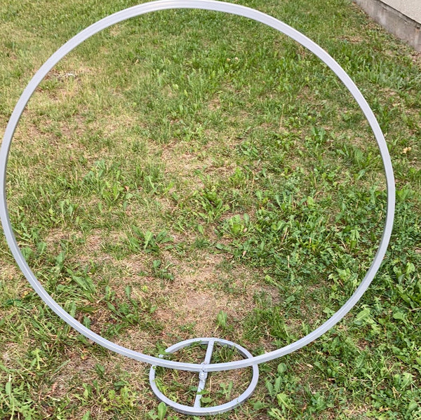Metal Modern Silver Stand 24” Hoop Ring – Viva La Rosa